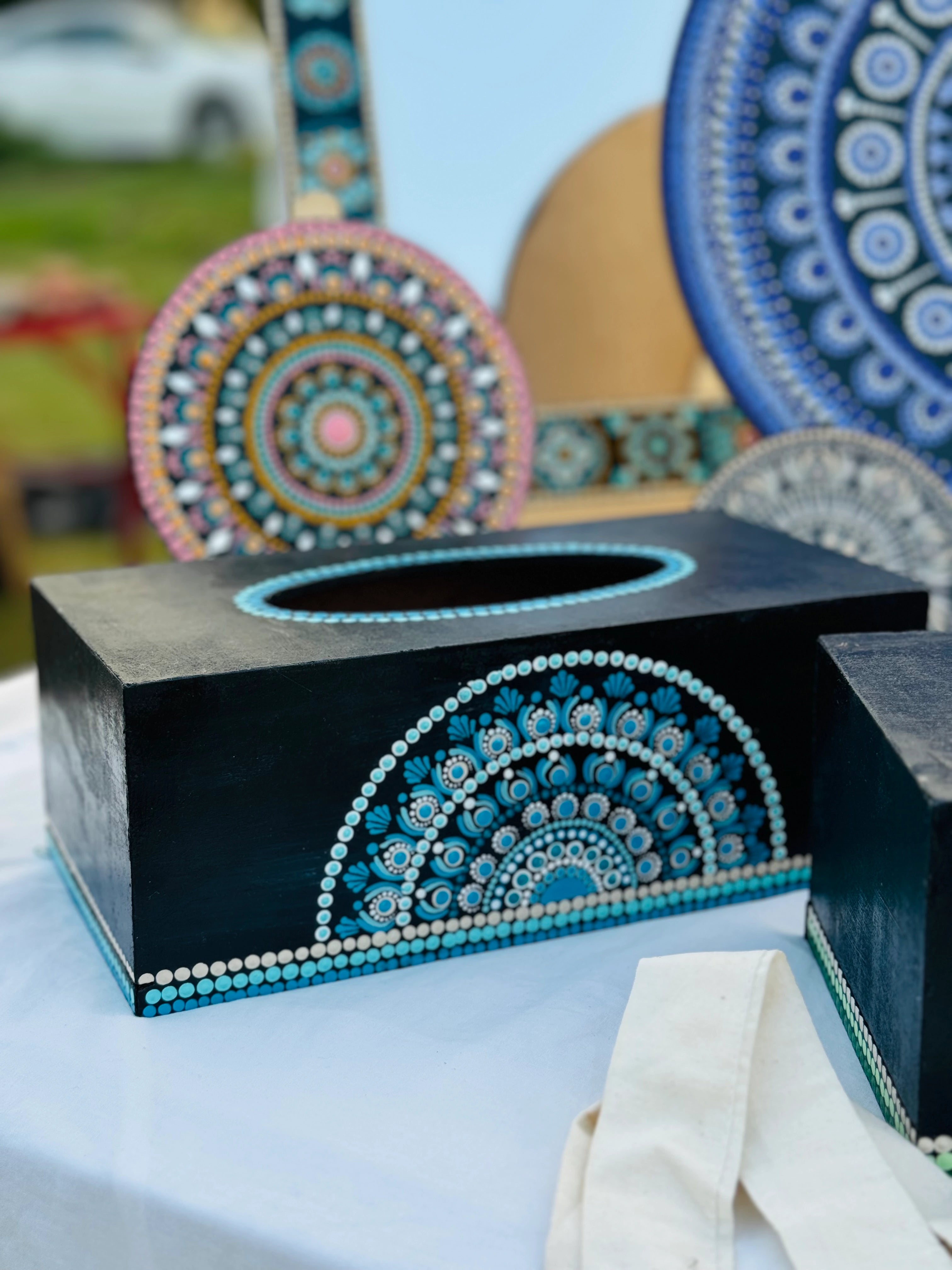 The Blue Box – Do The Dots